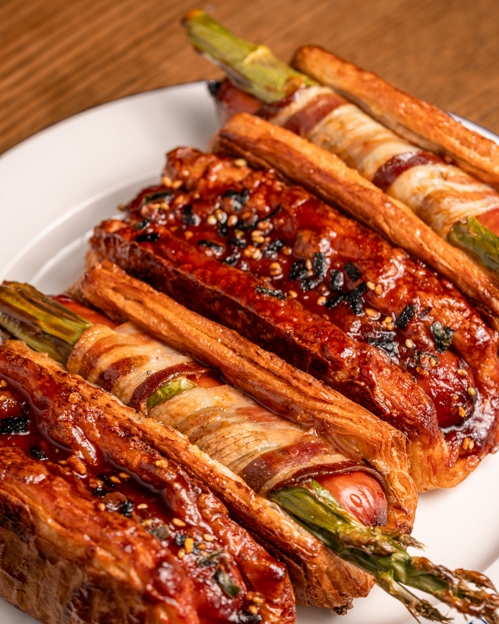 Crot Dog – The Baker & The Bottleman